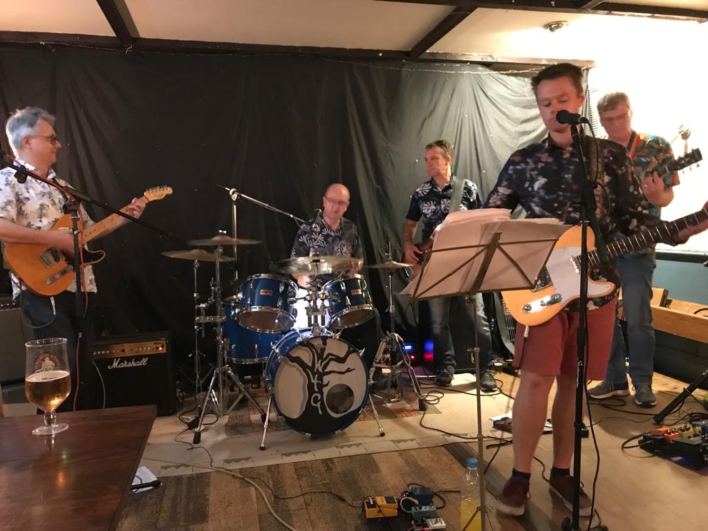Meet The Band - Waiting For Gary